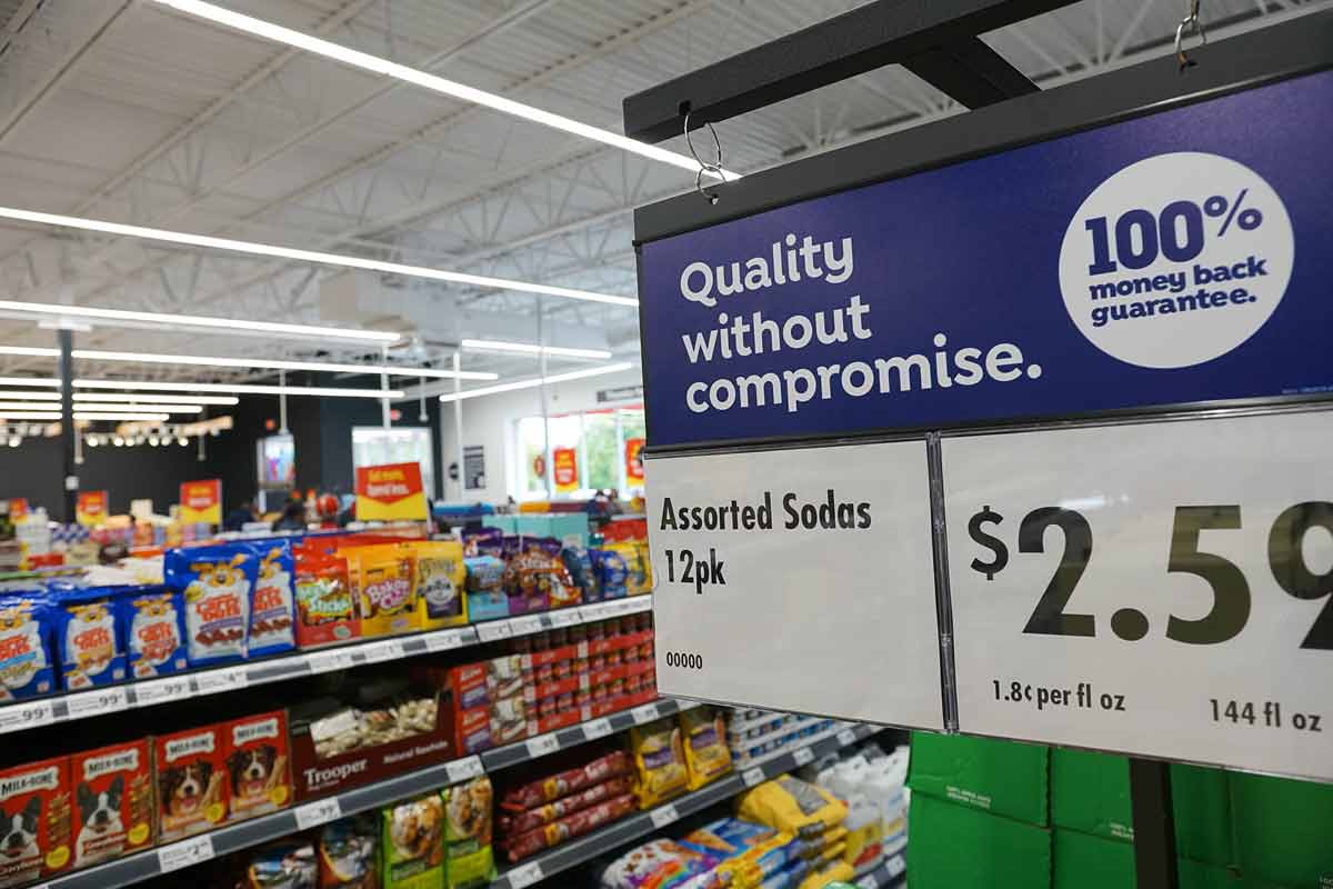 Our Discount Retail Business Model Keeps Prices Low | Save A Lot Licensing