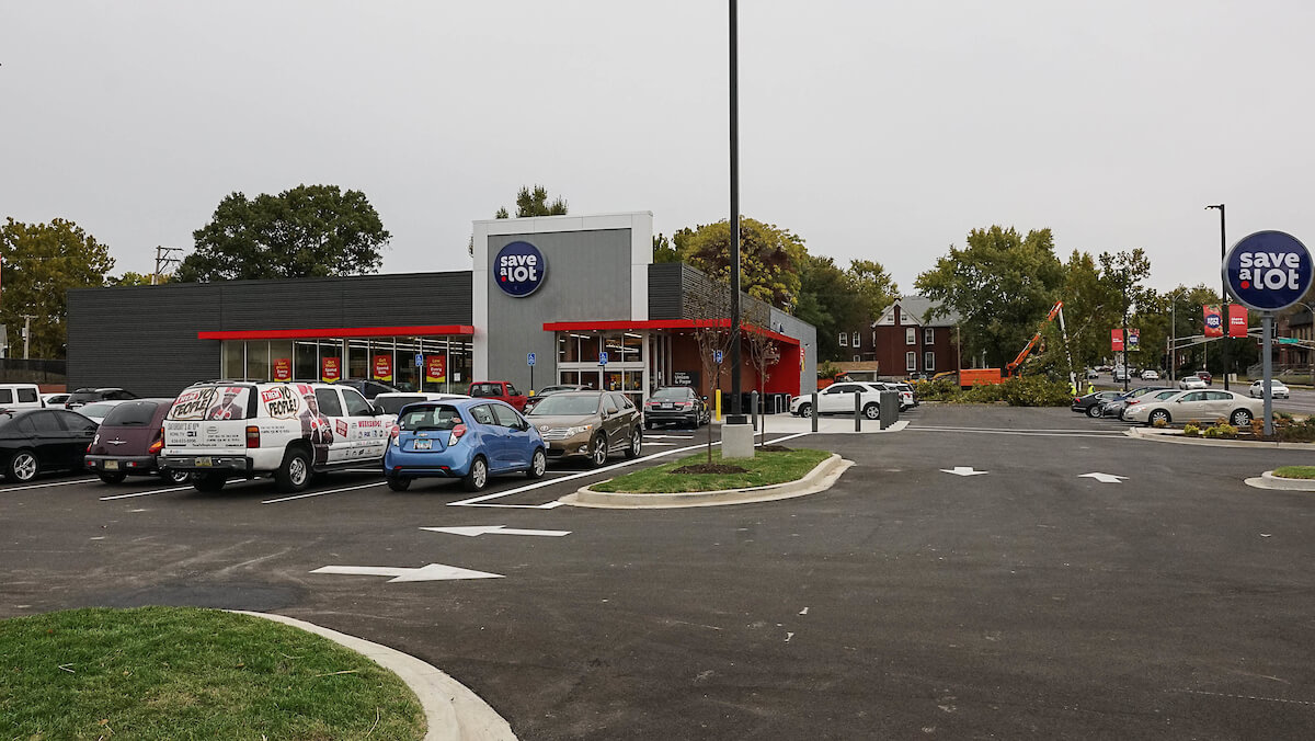 Four Advantages of Opening a Grocery Store with Us | Save a Lot